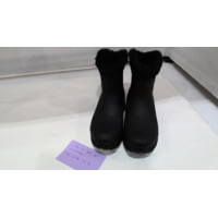 Muck Boots Apres Ankle Slip On Arctic Grip Boots - Womens | Free ...