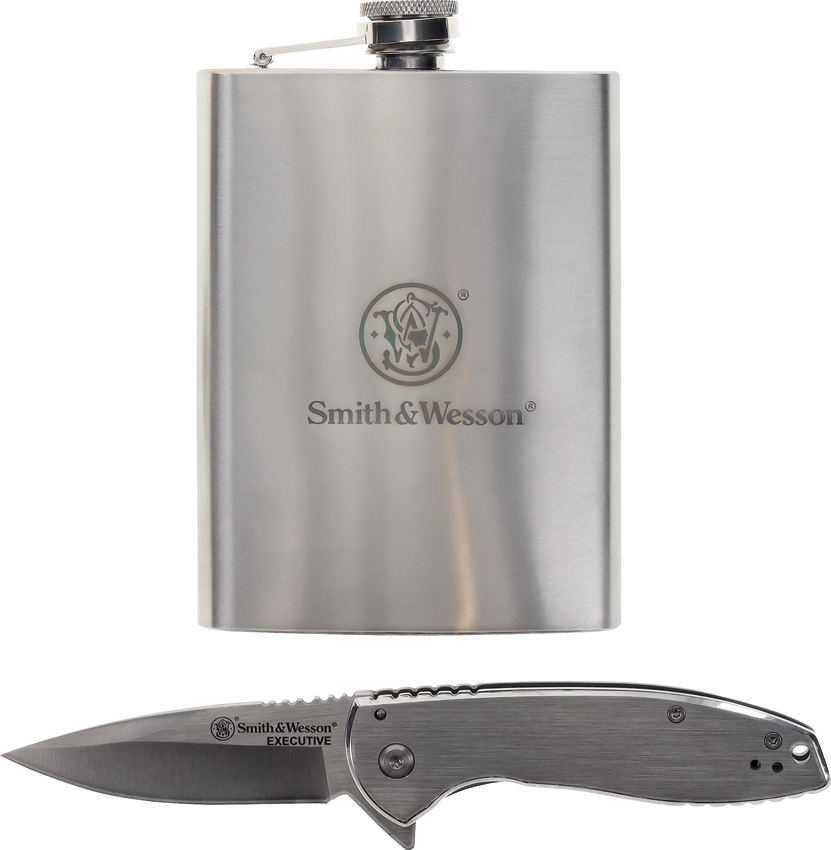 Smith & Wesson 3in Executive Folder & Flask Review - The Professional ...
